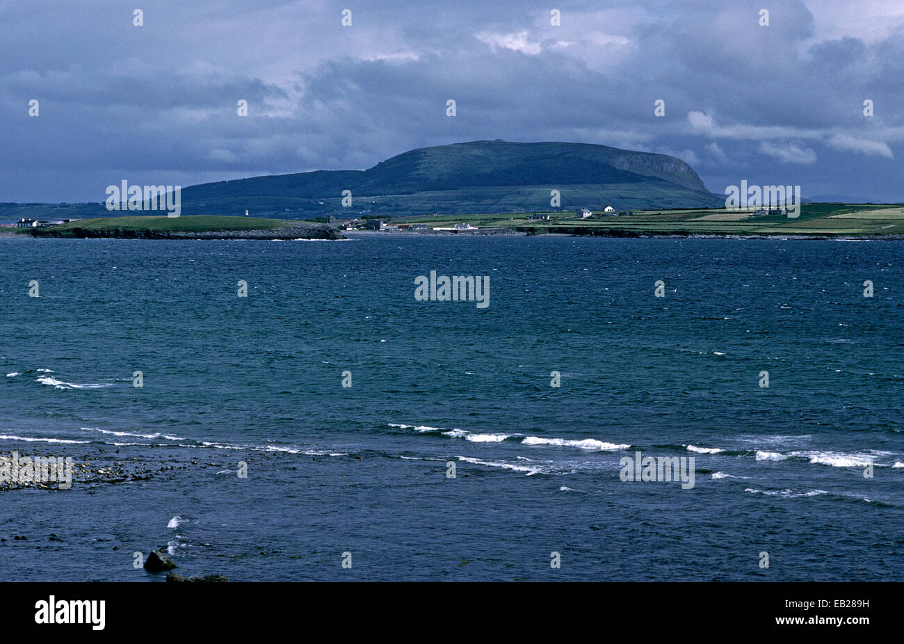 KNOCKNAREA HILL, COUNTY SLIGO, IRELAND, WHERE QUEEN MAEVE'S BURIAL TOMB ...