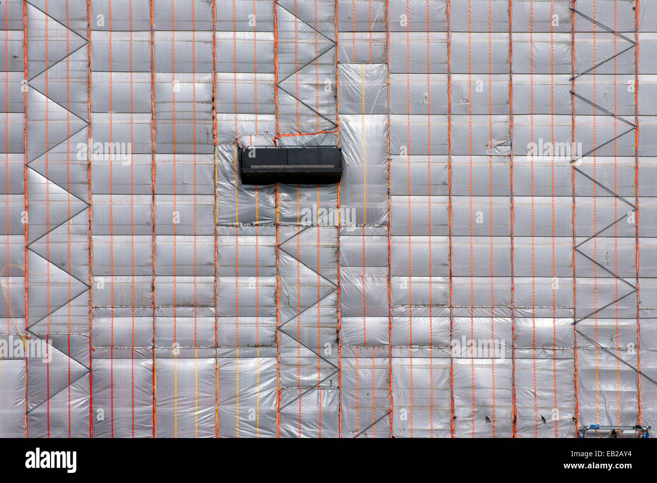 Tarpaulin architecture hi-res stock photography and images - Alamy