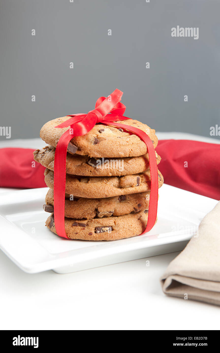 Cookies in a red ribbon Stock Photo - Alamy