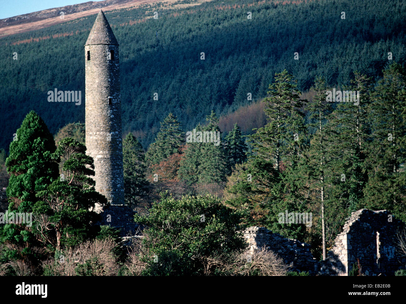 ROUND TOWER AT GLENDALOUGH, 6TH CENTURY MONASTIC SITE, COUNTY WICKLOW ...