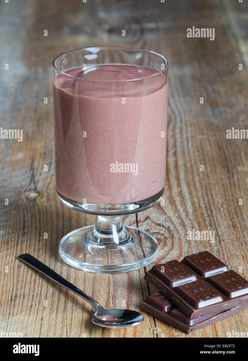 Chocolate pudding dessert on rustic wood Stock Photo - Alamy