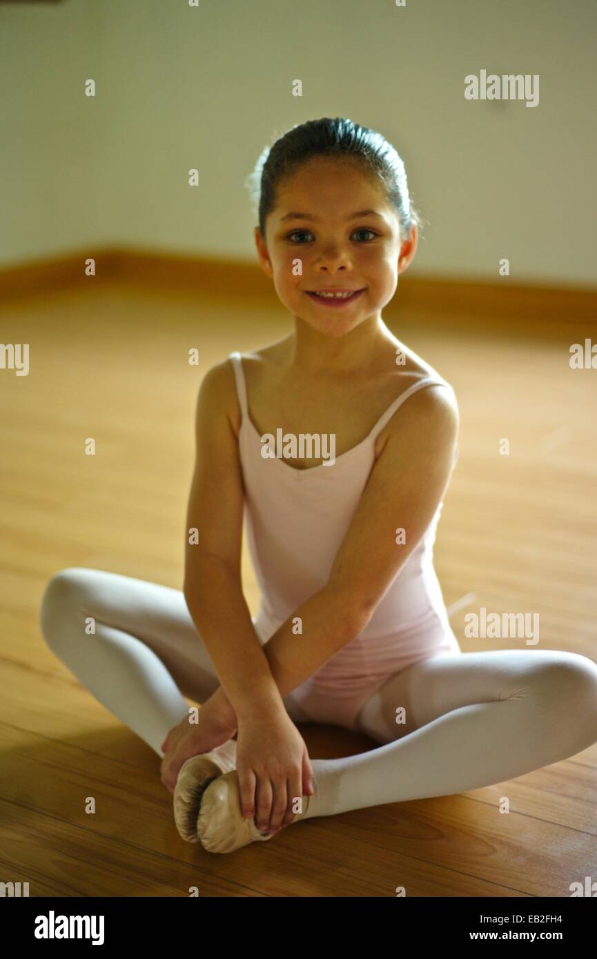 A child practices pilates Stock Photo - Alamy