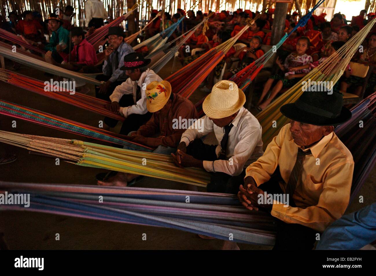 Guna people hi-res stock photography and images - Alamy