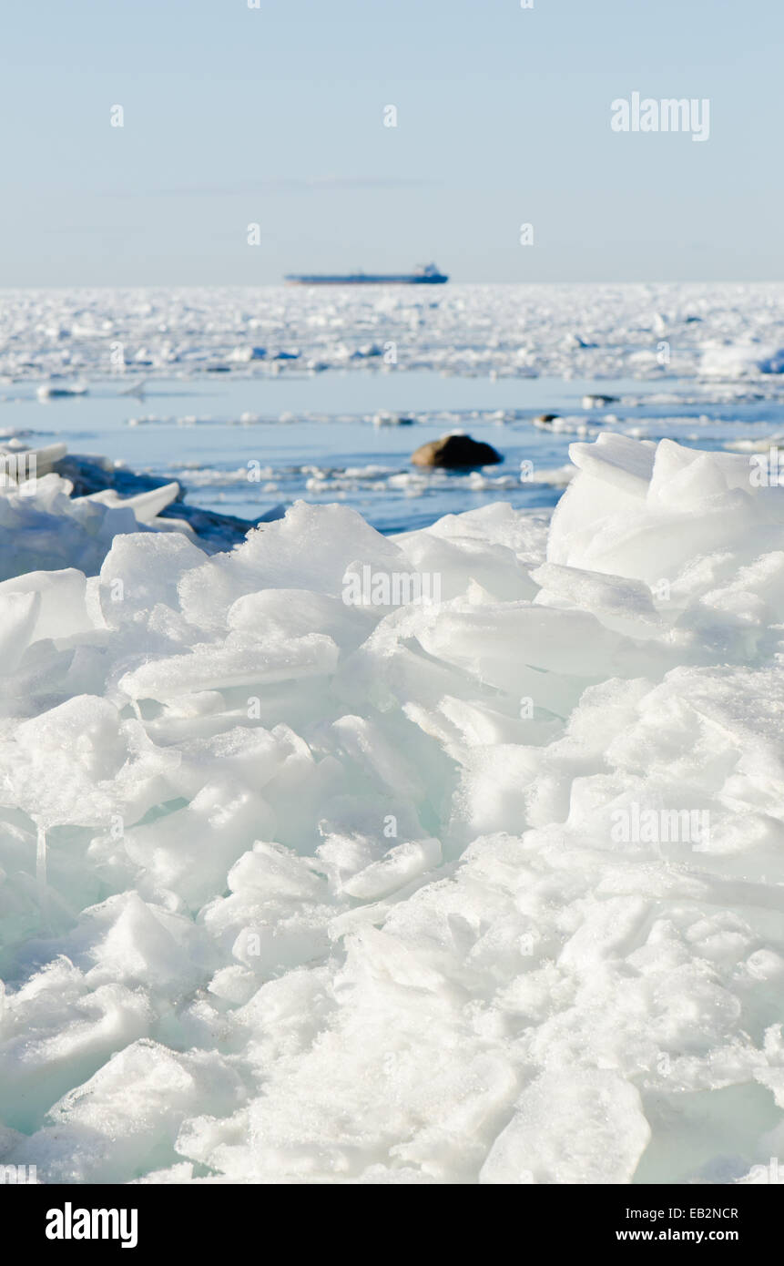 Broken ice wave hi-res stock photography and images - Alamy