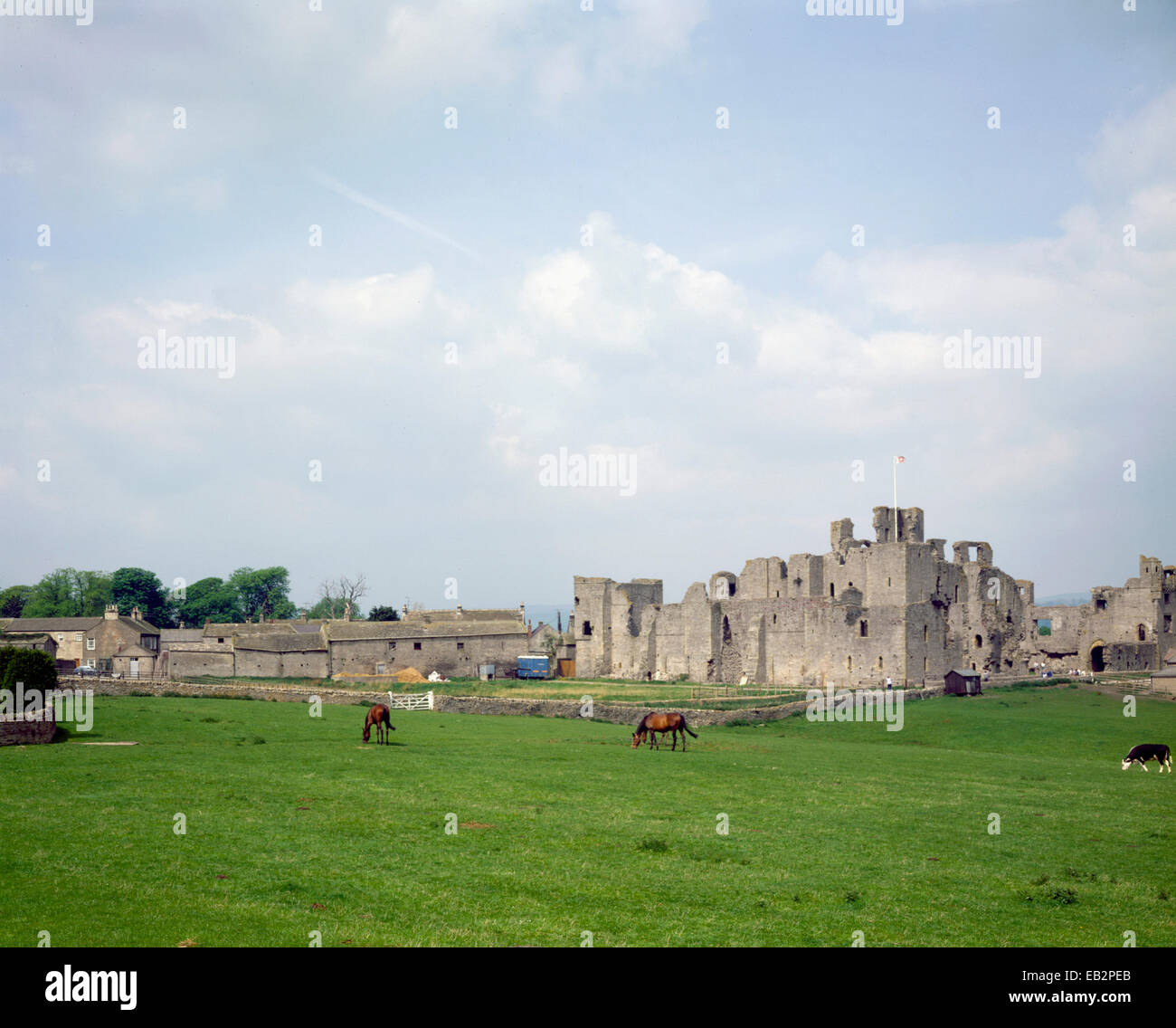 View from the south east, Middleham Castle, North Yorkshire, UK Stock ...