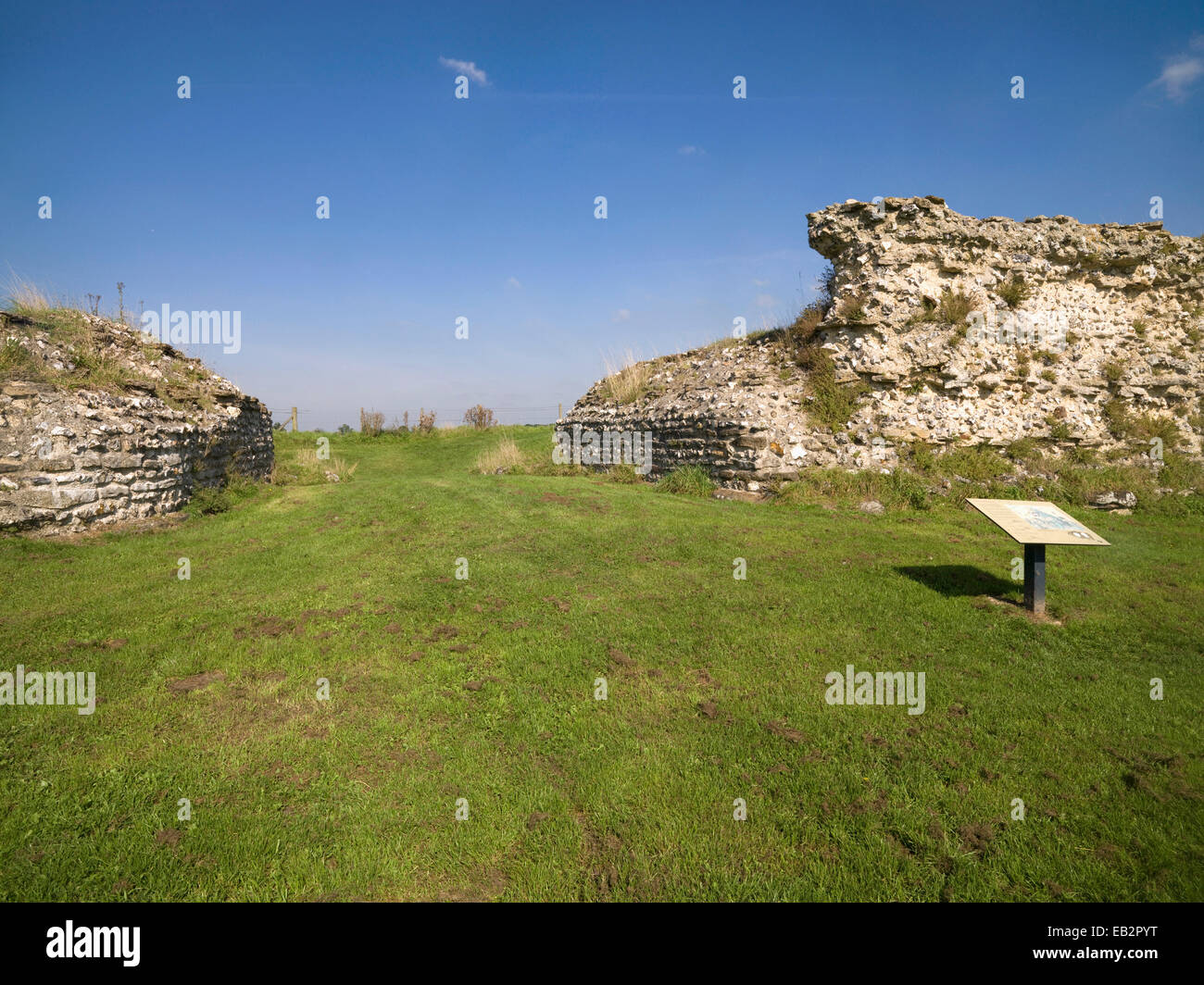 View of the south gate, Silchester Roman City Walls, Hampshire, UK ...