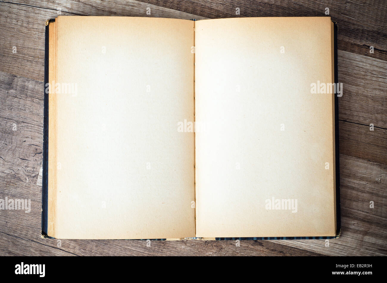 Old blank open books hi-res stock photography and images - Alamy