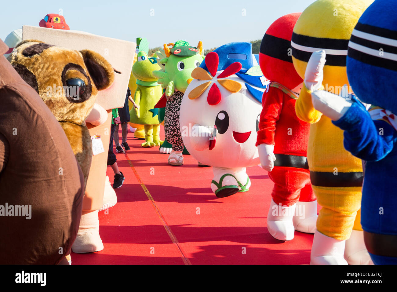 Mascot characters from across Japan gather at the World Mascot ...