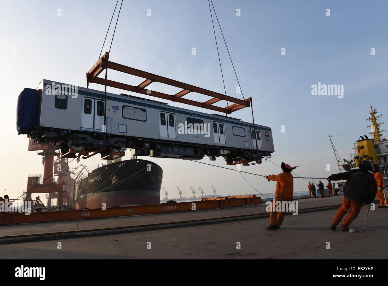 Car load train hi-res stock photography and images - Alamy