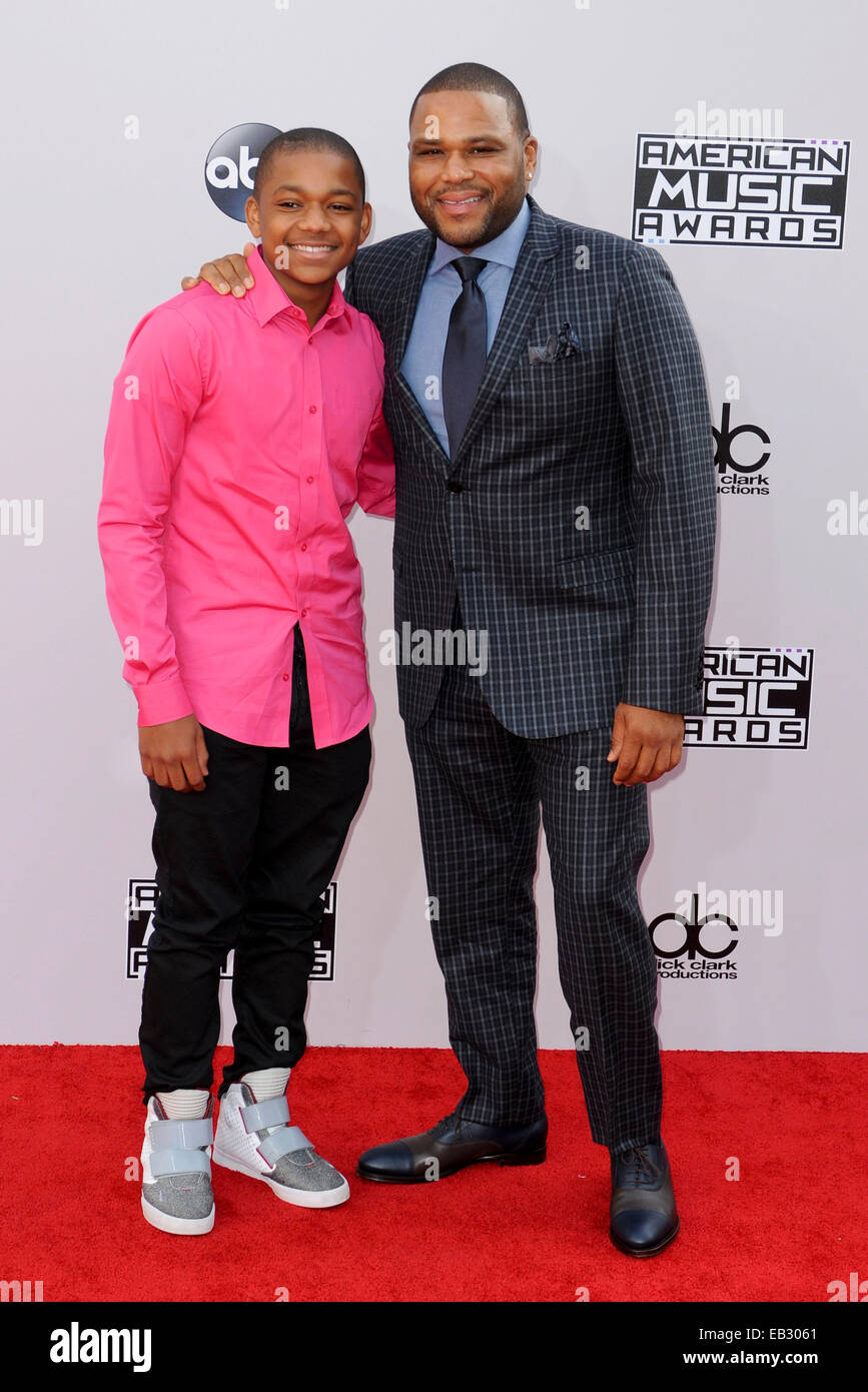 Los Angeles, USA. 23rd Nov, 2014. Anthony Anderson & son American Music ...