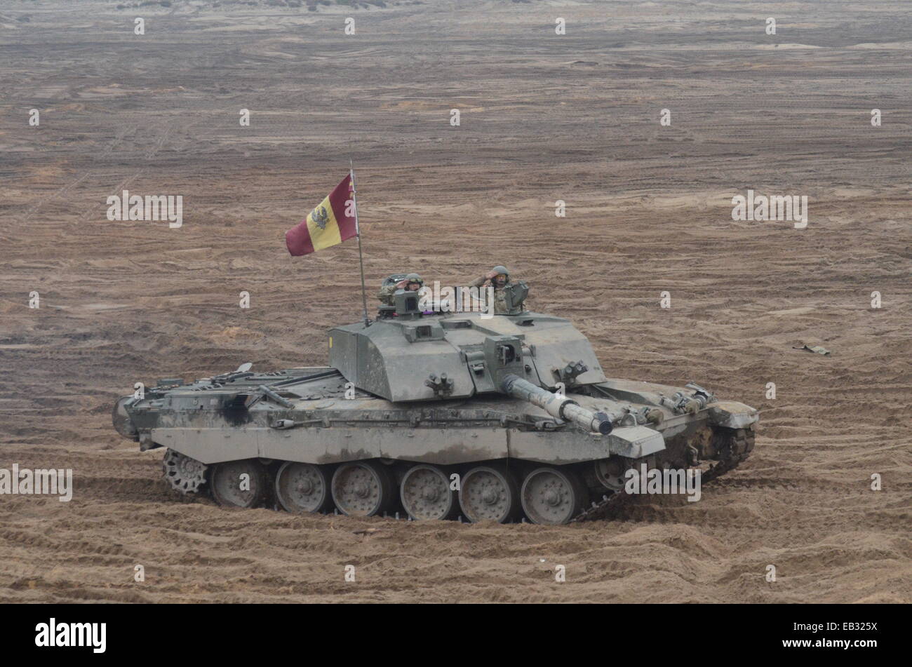 British army challenger 2 main battle tank hi-res stock photography and ...