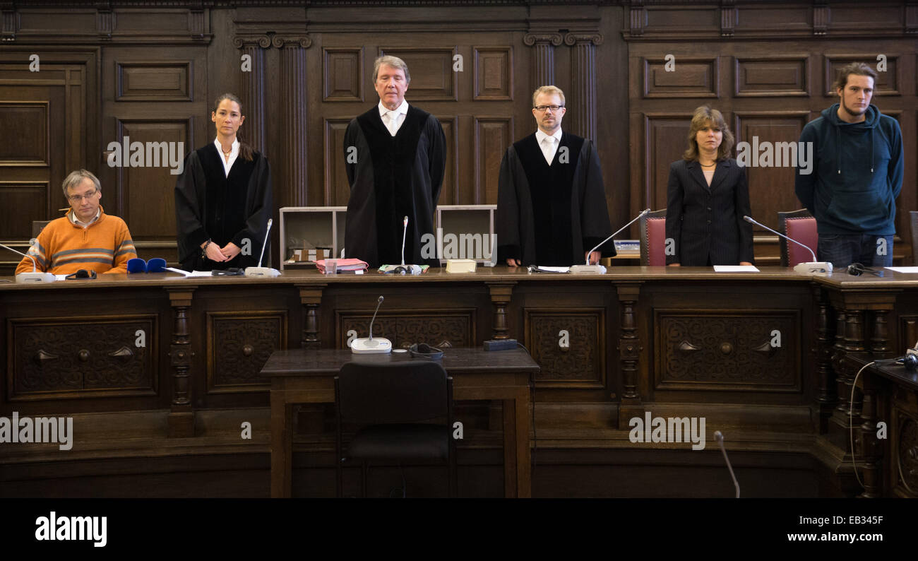 Hamburg, Germany. 25th Nov, 2014. Presiding judge Joachim Buelter (3-L ...