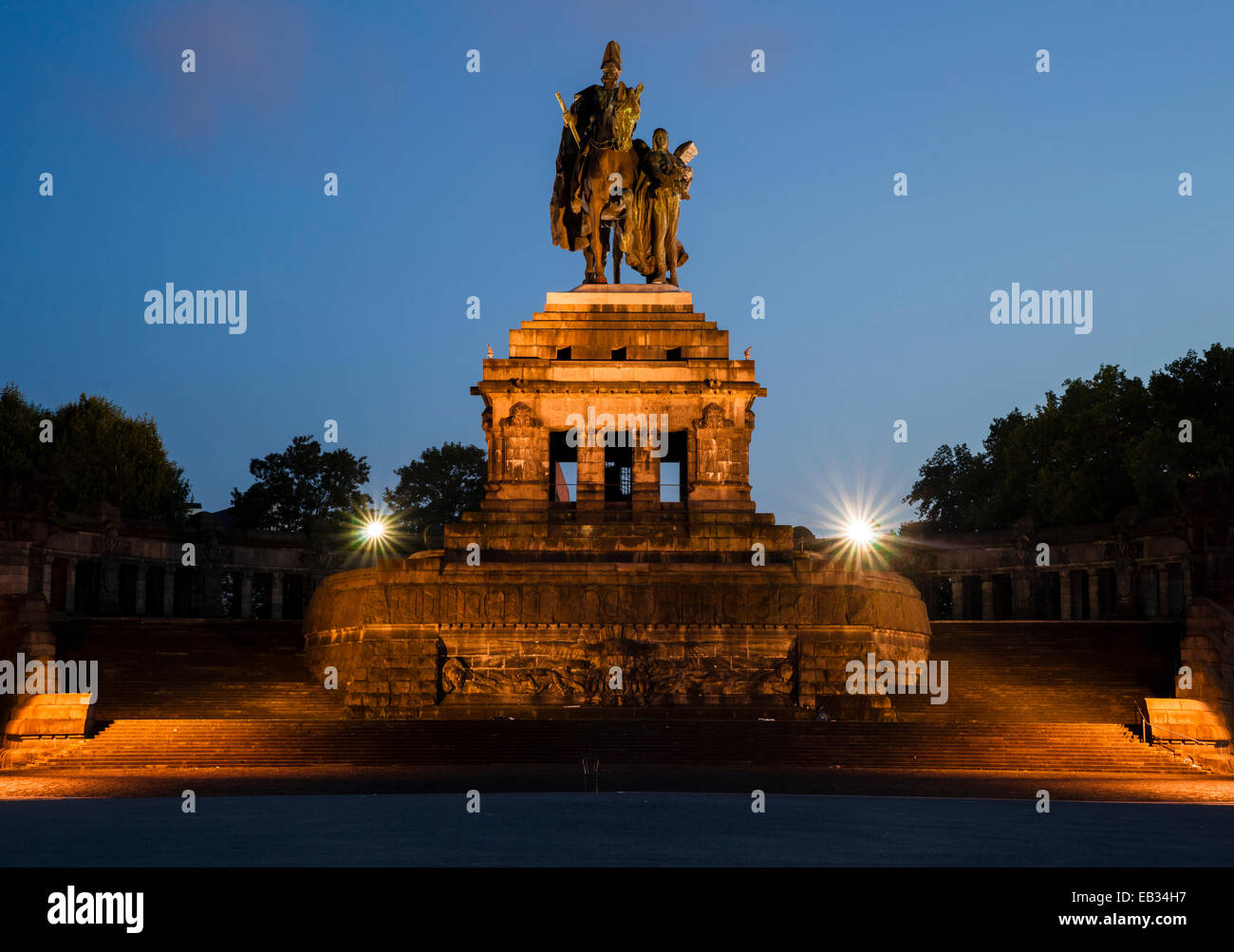 German emperor statue hi-res stock photography and images - Alamy
