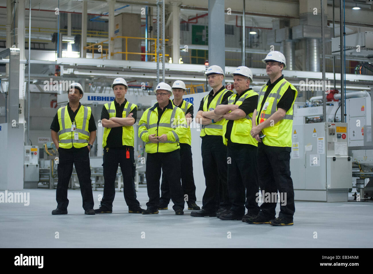 London factory workers hi-res stock photography and images - Alamy