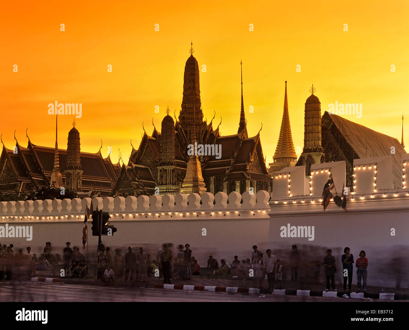 Thanon phra hi-res stock photography and images - Alamy
