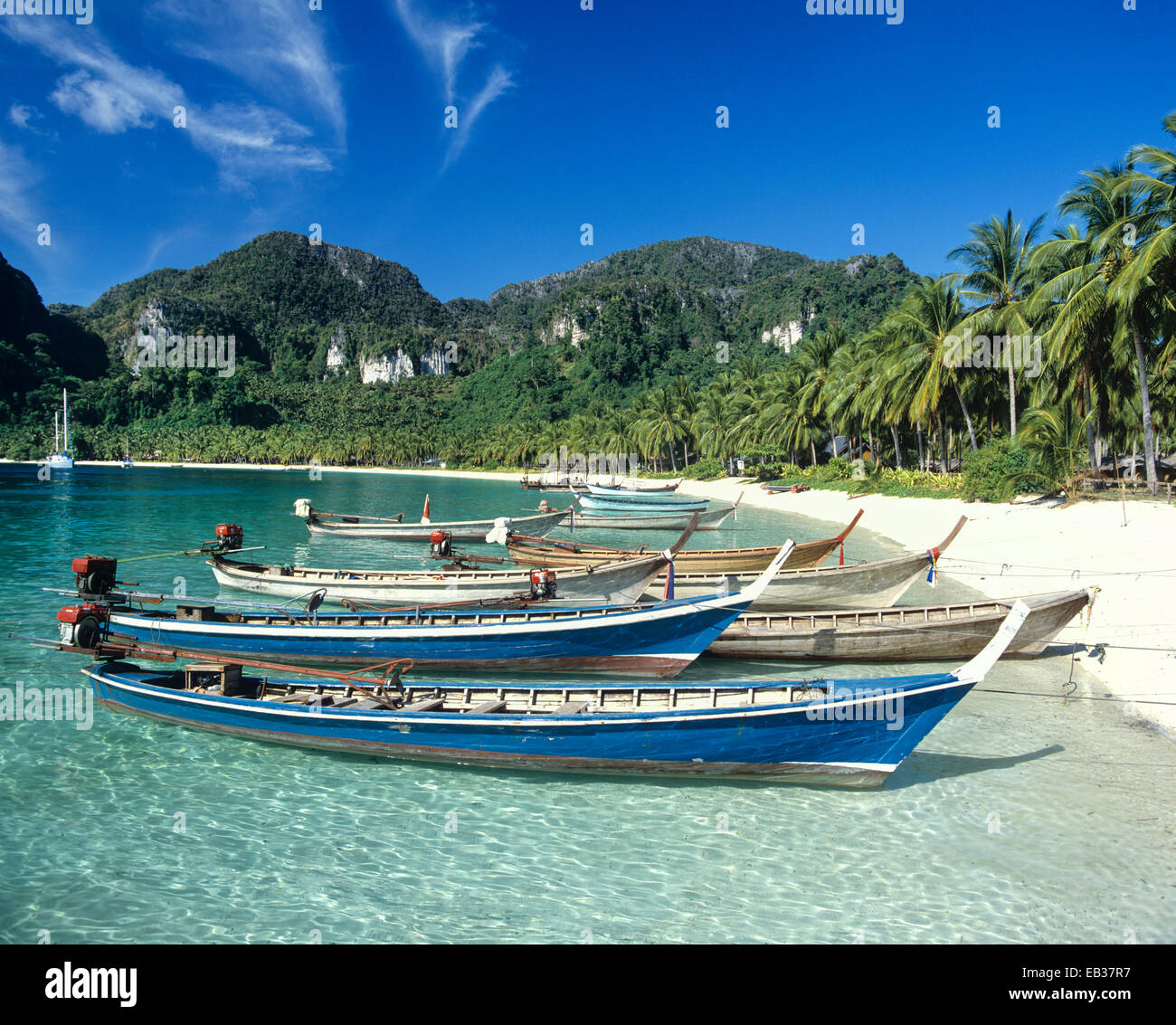 Longtail boats at the beach, Ton Sai Beach, Ko Phi Phi Don, Phi Phi ...