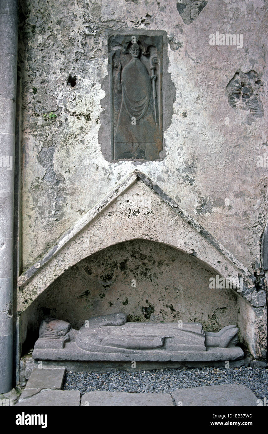 Tomb niche hi-res stock photography and images - Alamy