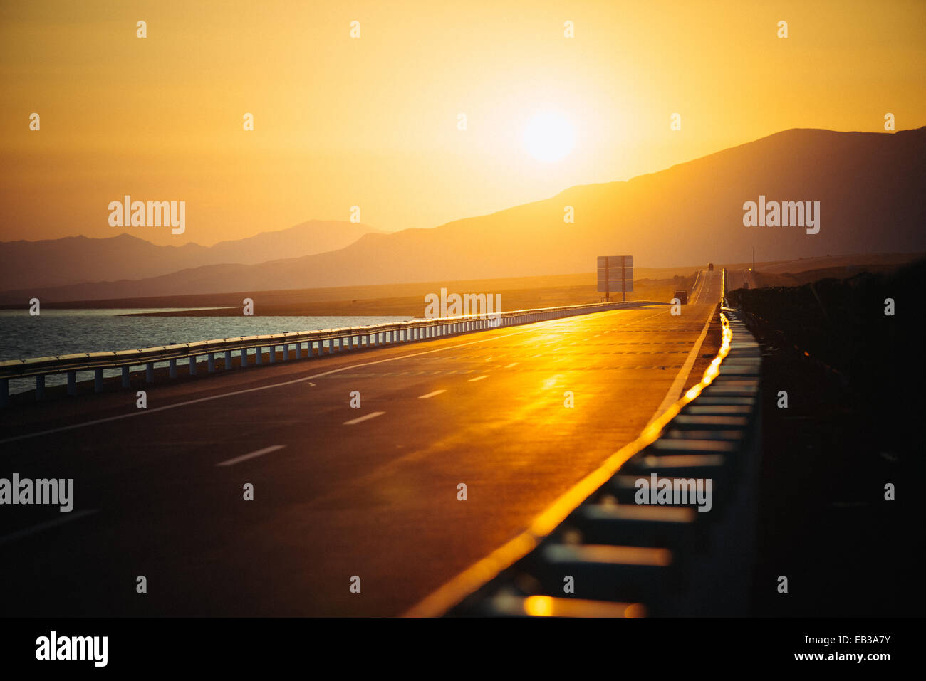 Empty road view hi-res stock photography and images - Alamy