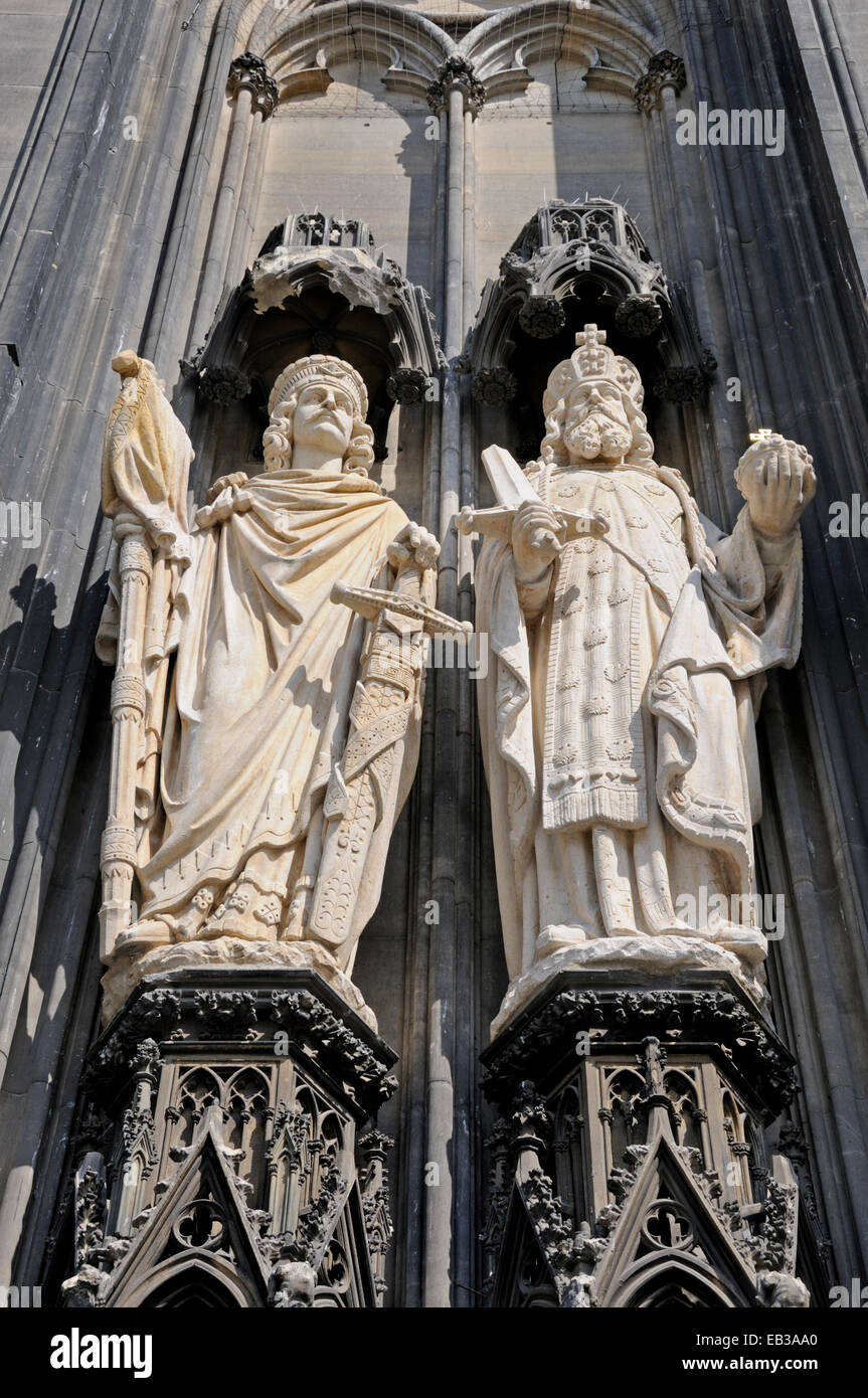 Cologne cathedral statue hi-res stock photography and images - Alamy