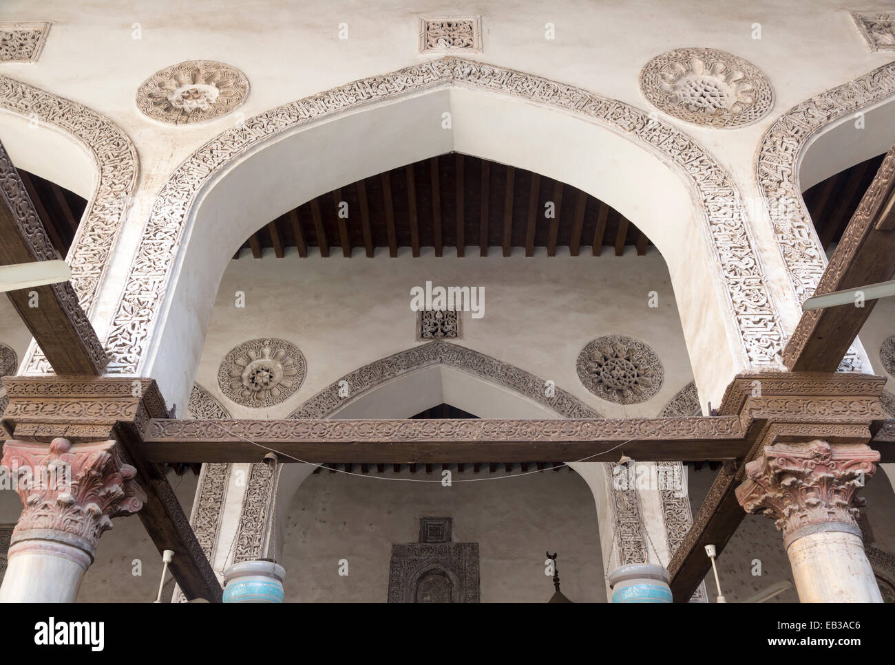 view of arcades, the mosque of al-Salih Tala'i', Cairo, Egypt Stock ...