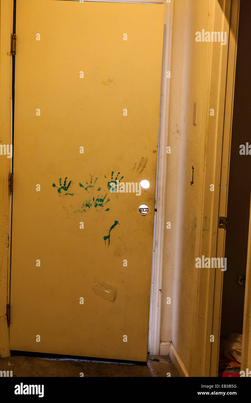 Drug use house hi-res stock photography and images - Alamy