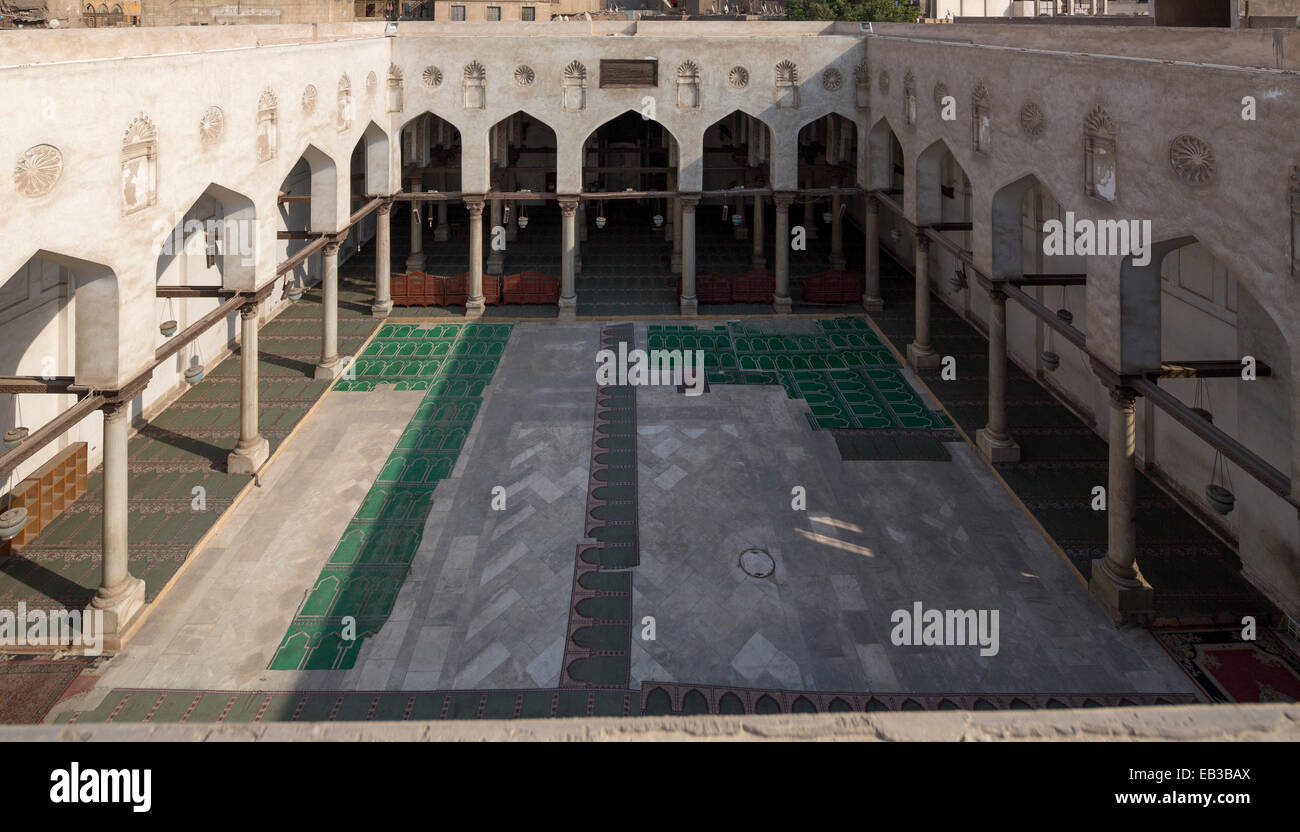 view of courtyard, the mosque of al-Salih Tala'i', Cairo, Egypt Stock ...