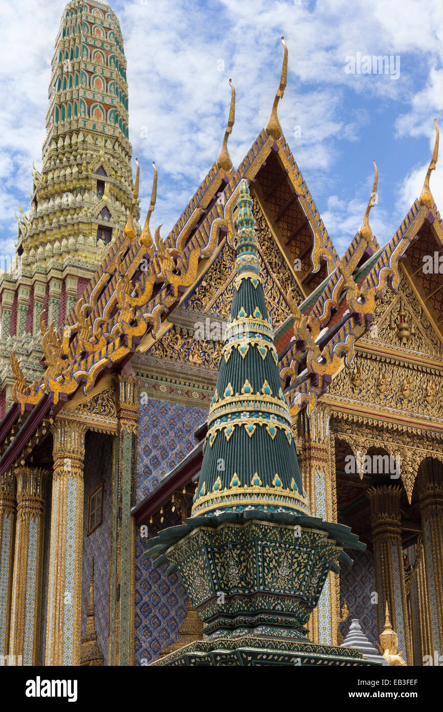 Wat Phra Kaew compound, Grand Palace, Bangkok, Thailand Stock Photo - Alamy