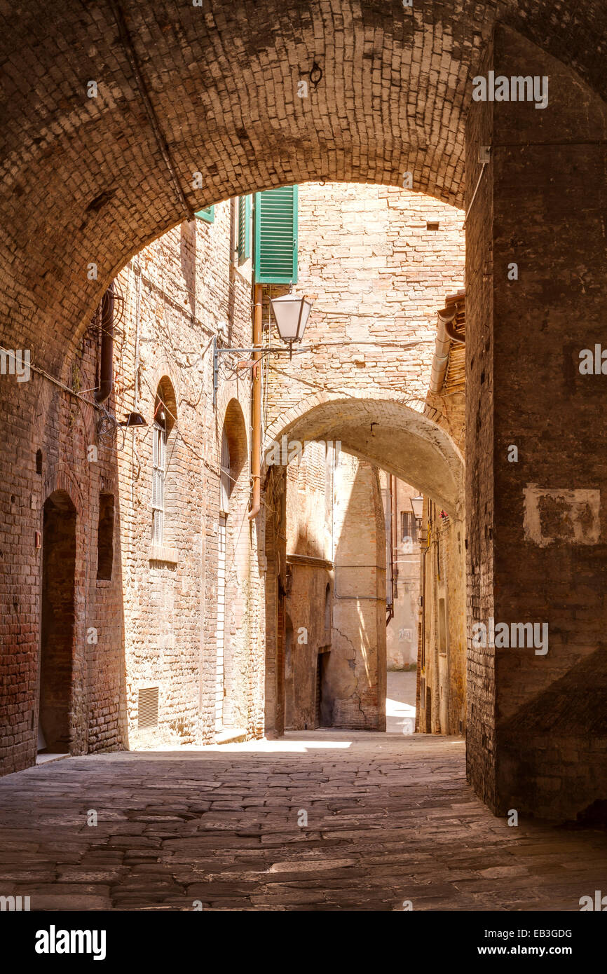 Streets of siena hi-res stock photography and images - Alamy