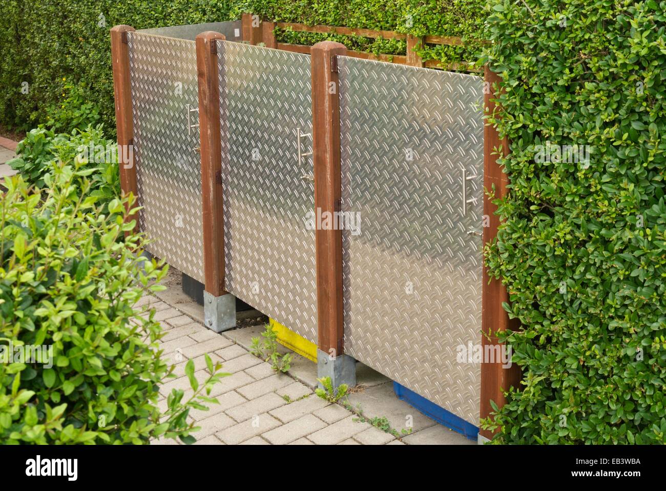 Sheet metal covers hi-res stock photography and images - Alamy