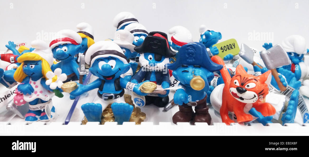 Smurfs cartoon hi-res stock photography and images - Alamy