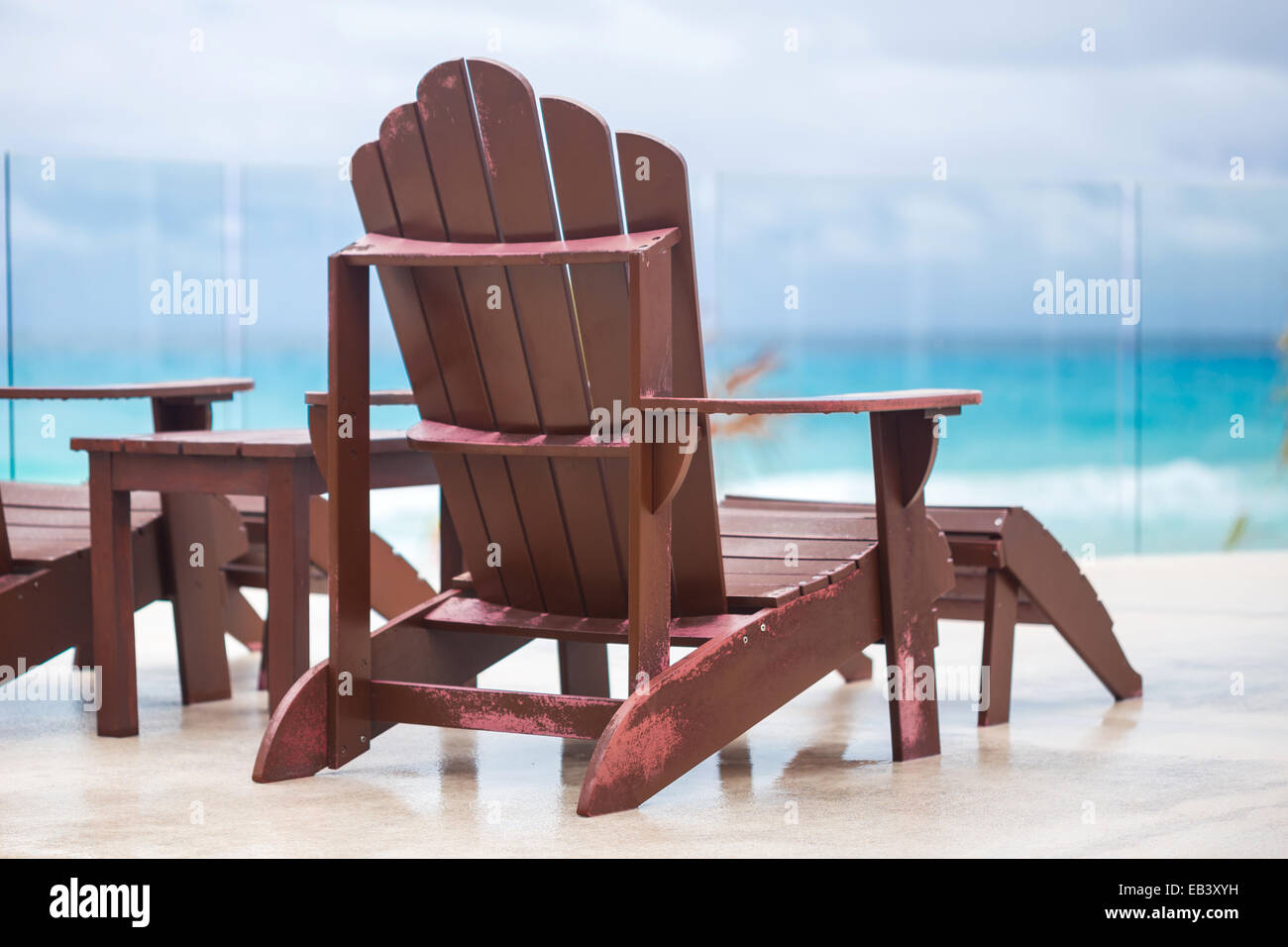 Wooden sun chair at luxury resort near caribbean sea, Cancun, Mexico ...