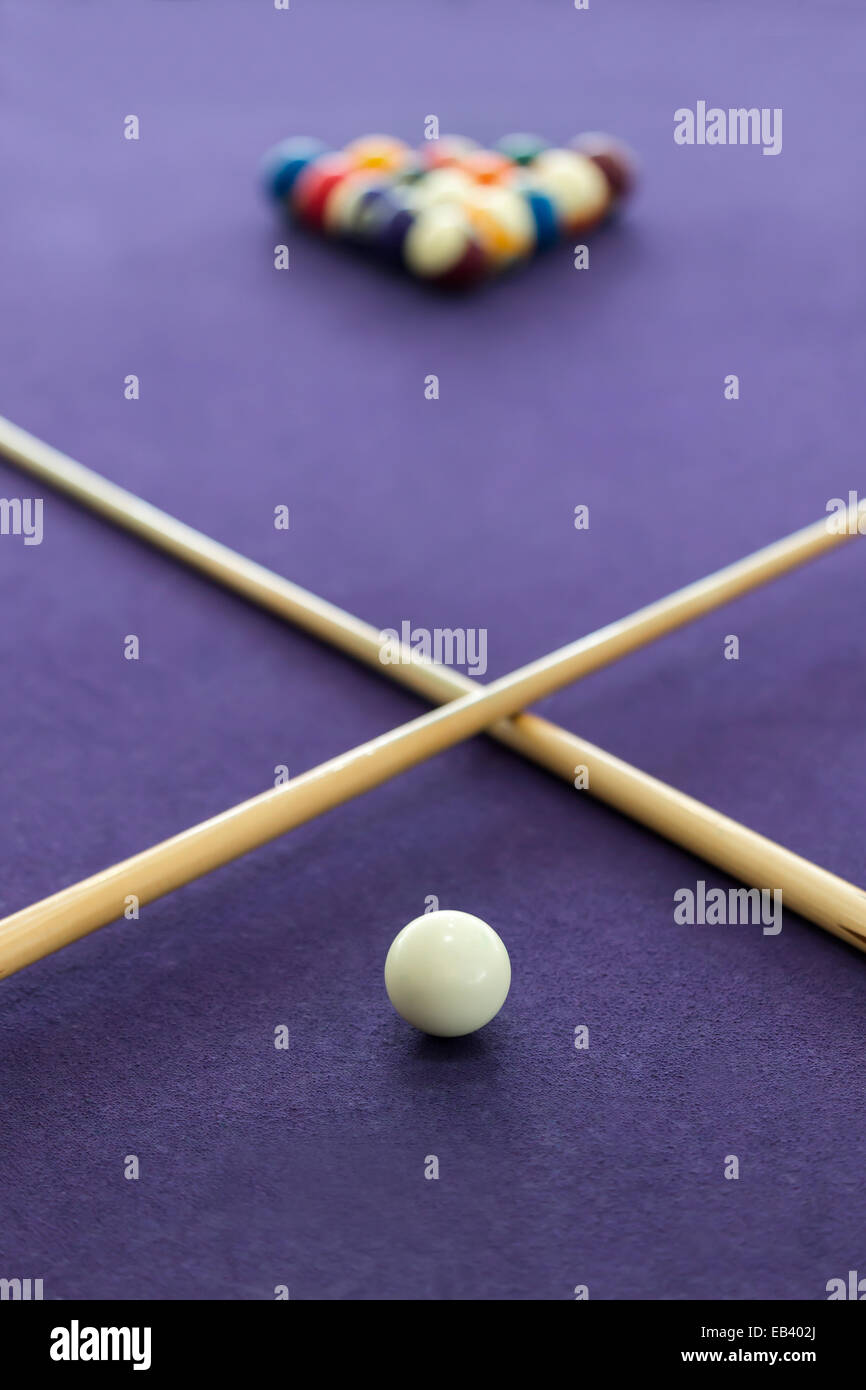 Snooker balls triangle hi-res stock photography and images - Alamy