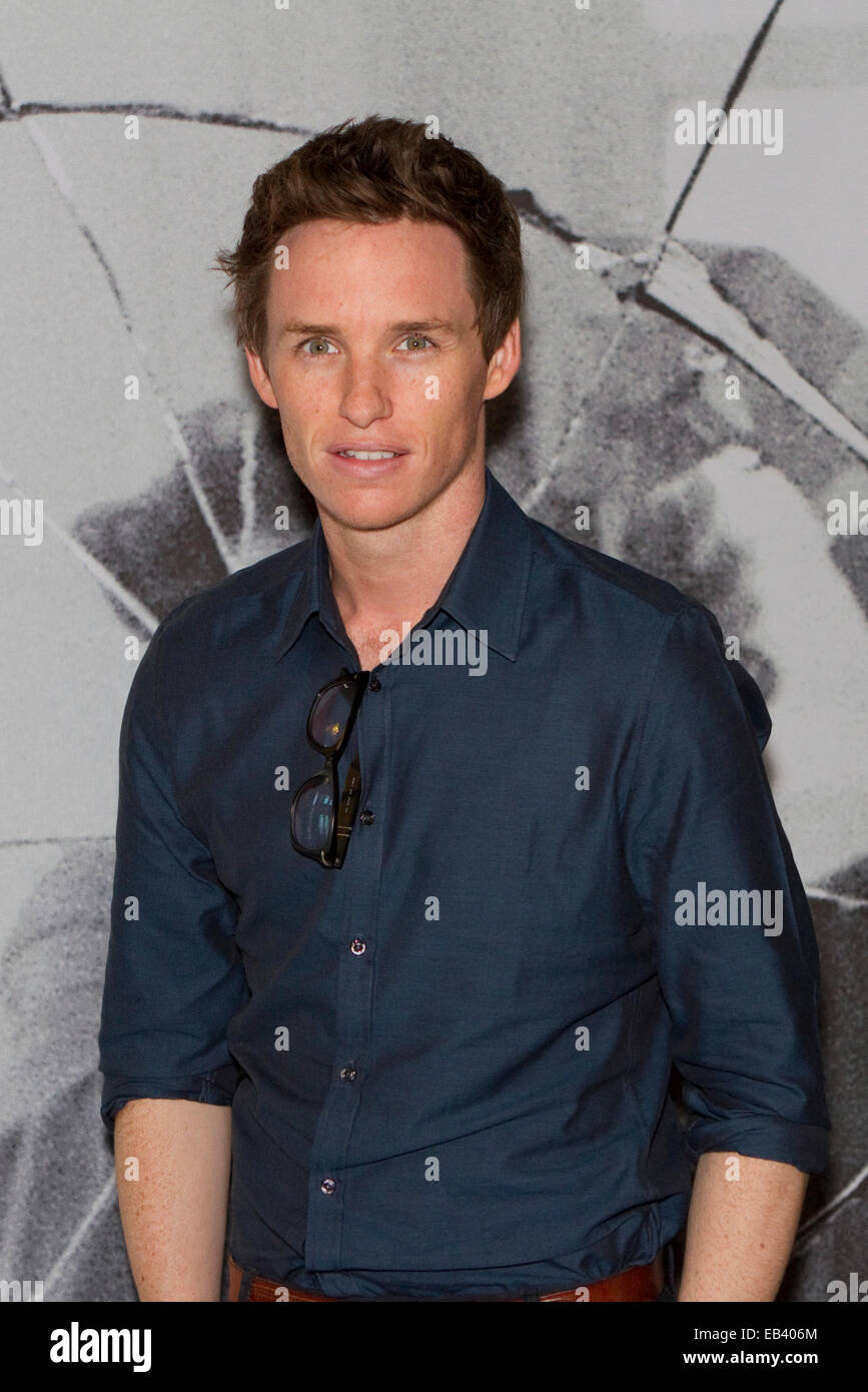 English actor eddie redmayne hi-res stock photography and images - Alamy