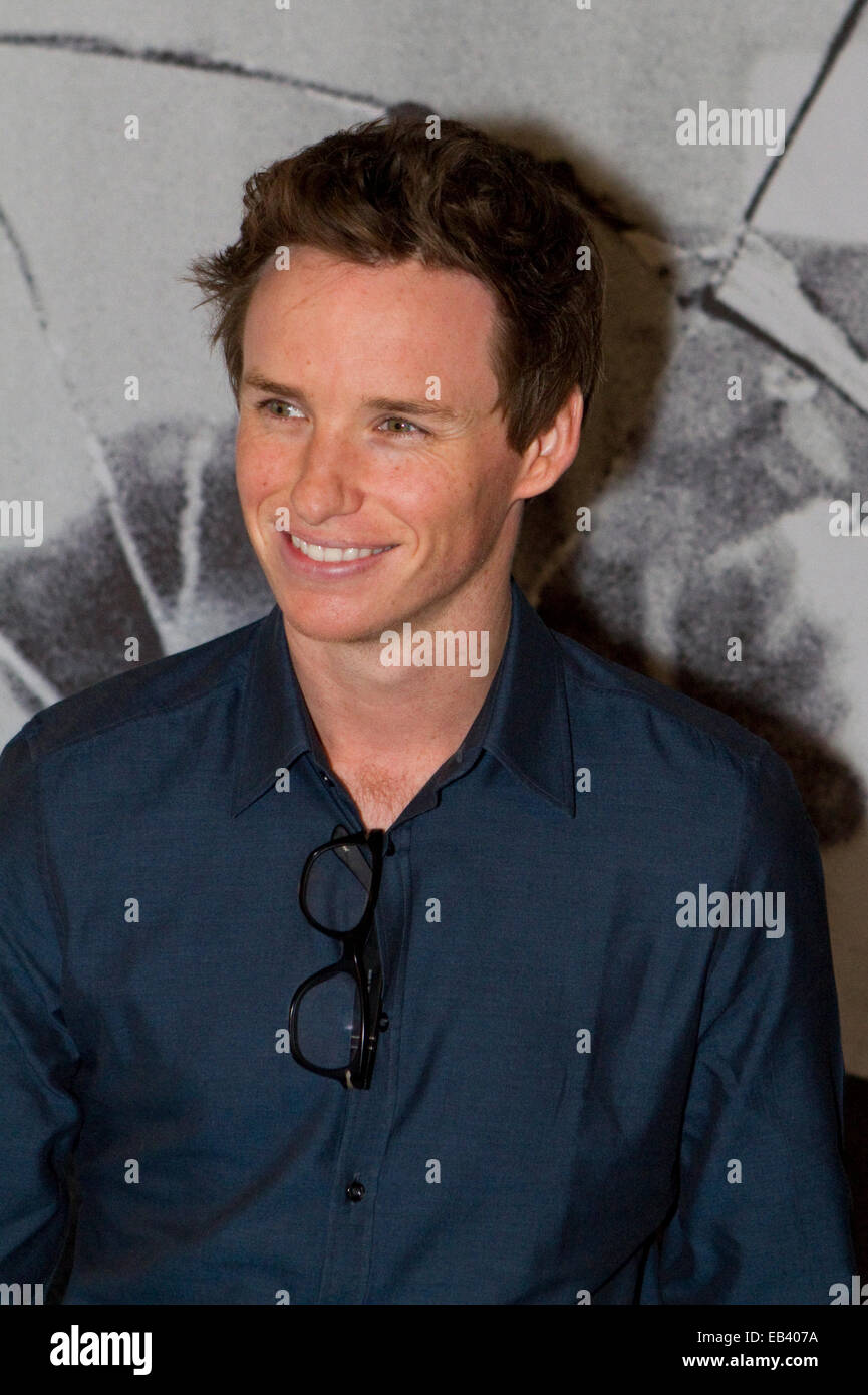 English actor eddie redmayne hi-res stock photography and images - Alamy