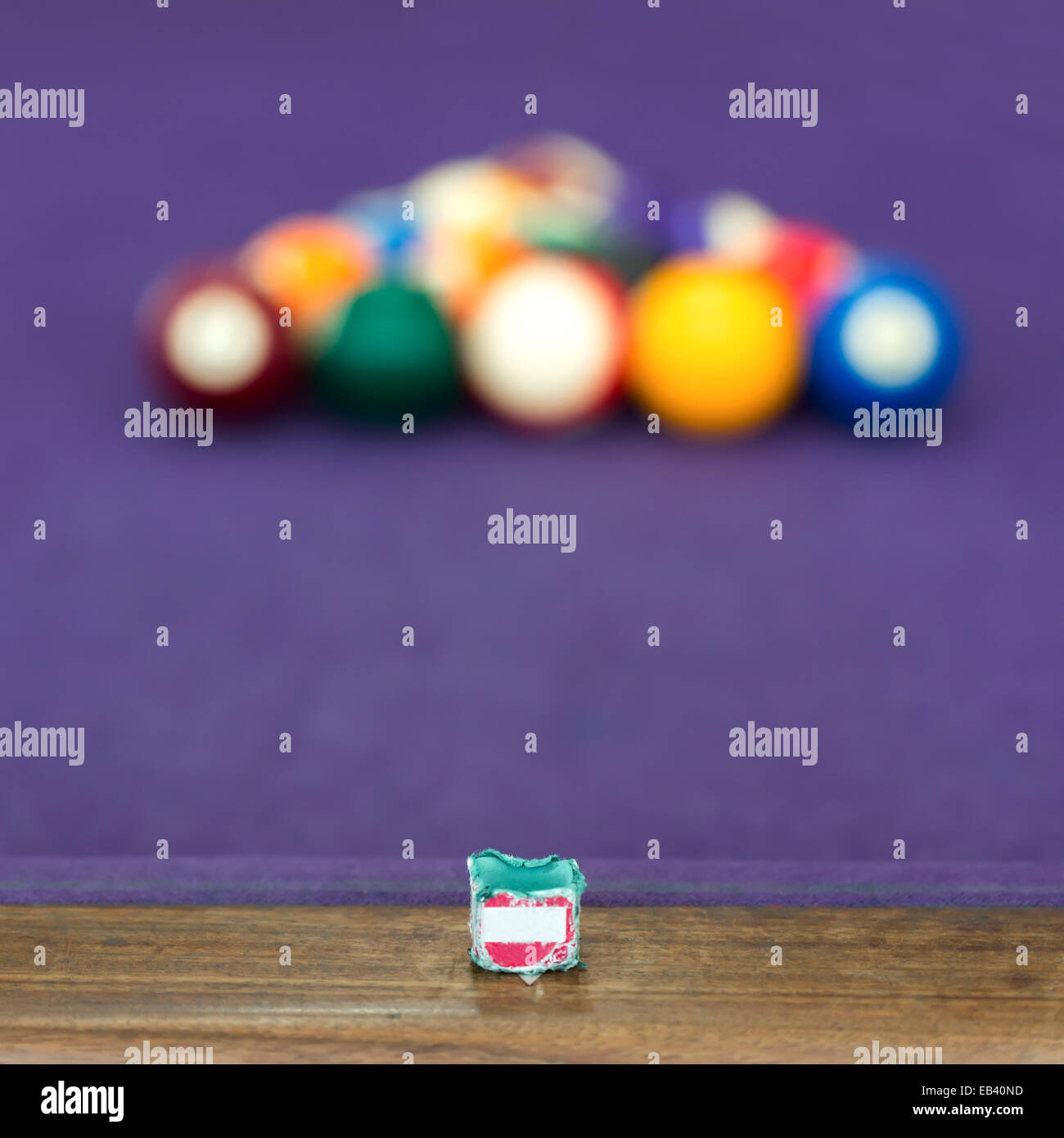 Billiard table with balls arranged in a triangle Stock Photo - Alamy