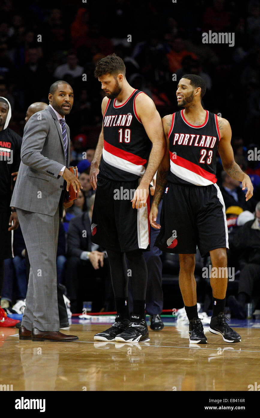 November 24, 2014: Portland Trail Blazers assistant coach David ...