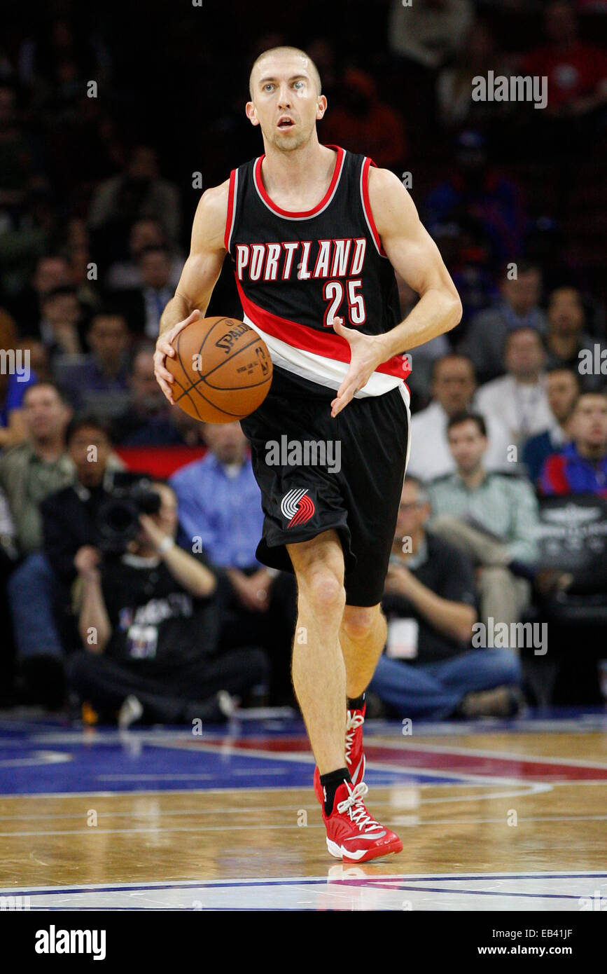 November 24, 2014: Portland Trail Blazers guard Steve Blake (25) in action during the NBA game ...