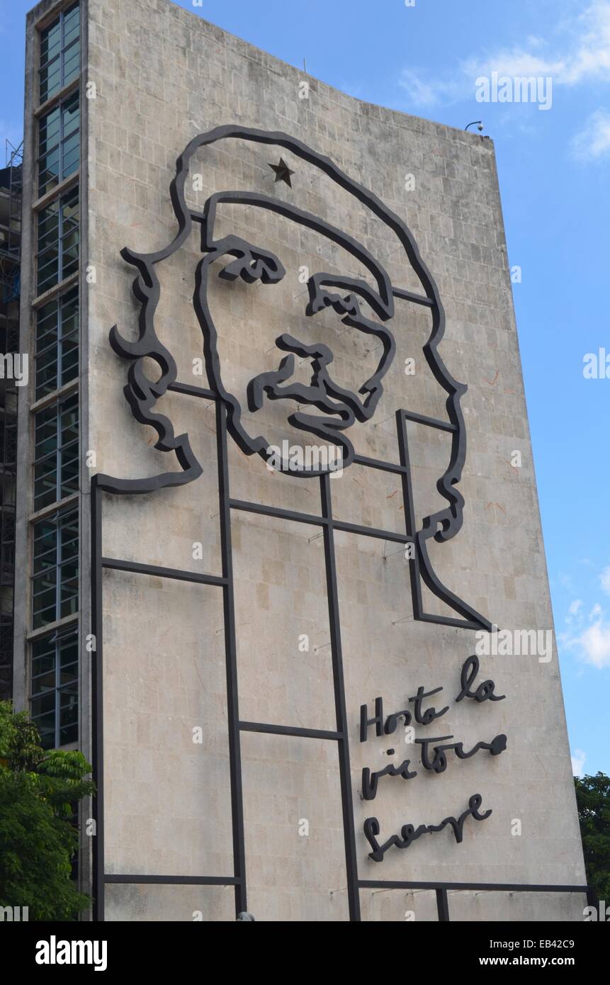 The Image of Che Guevara on the side of the Ministry of the Interior ...