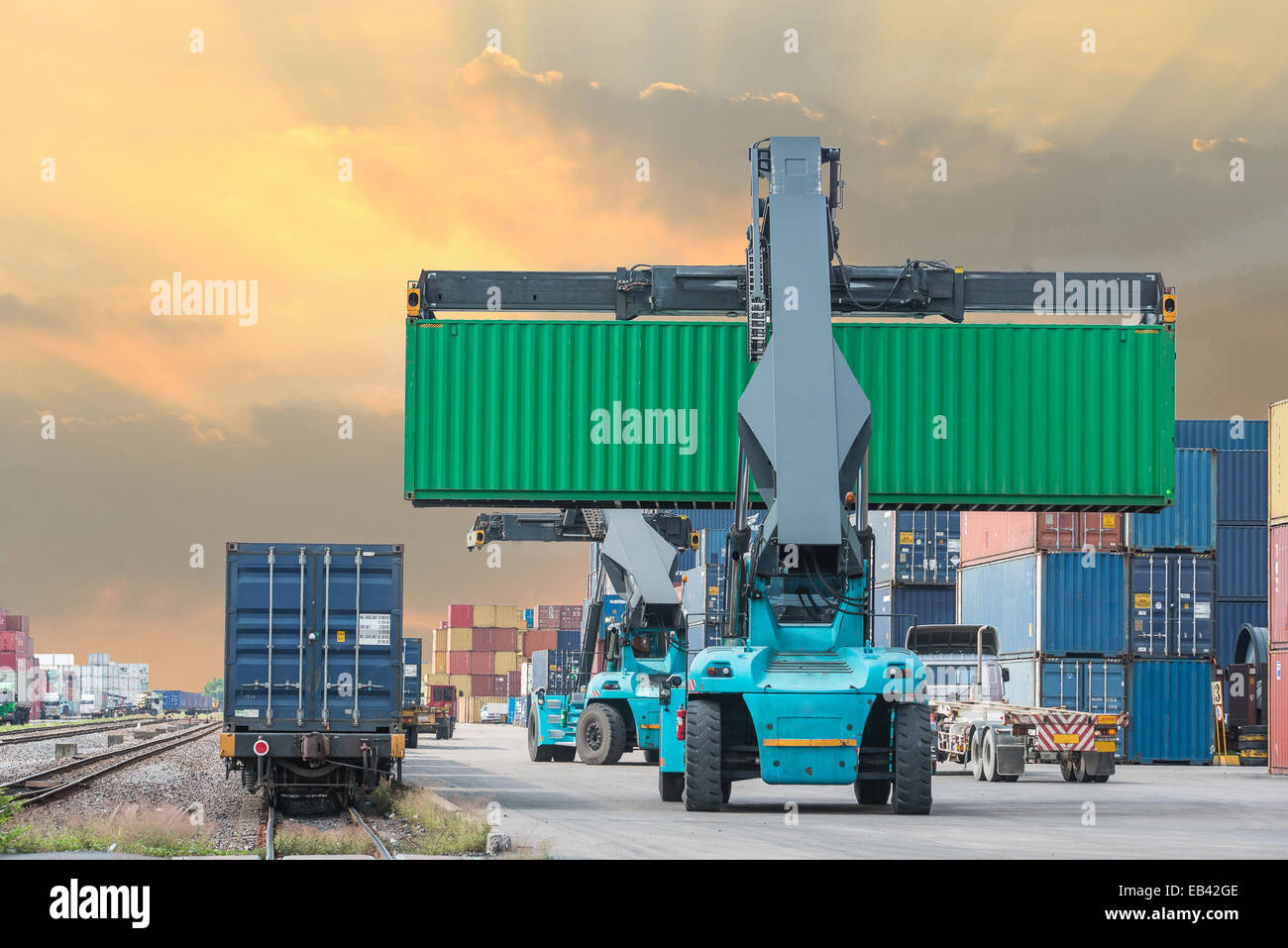Container forklift hi-res stock photography and images - Alamy