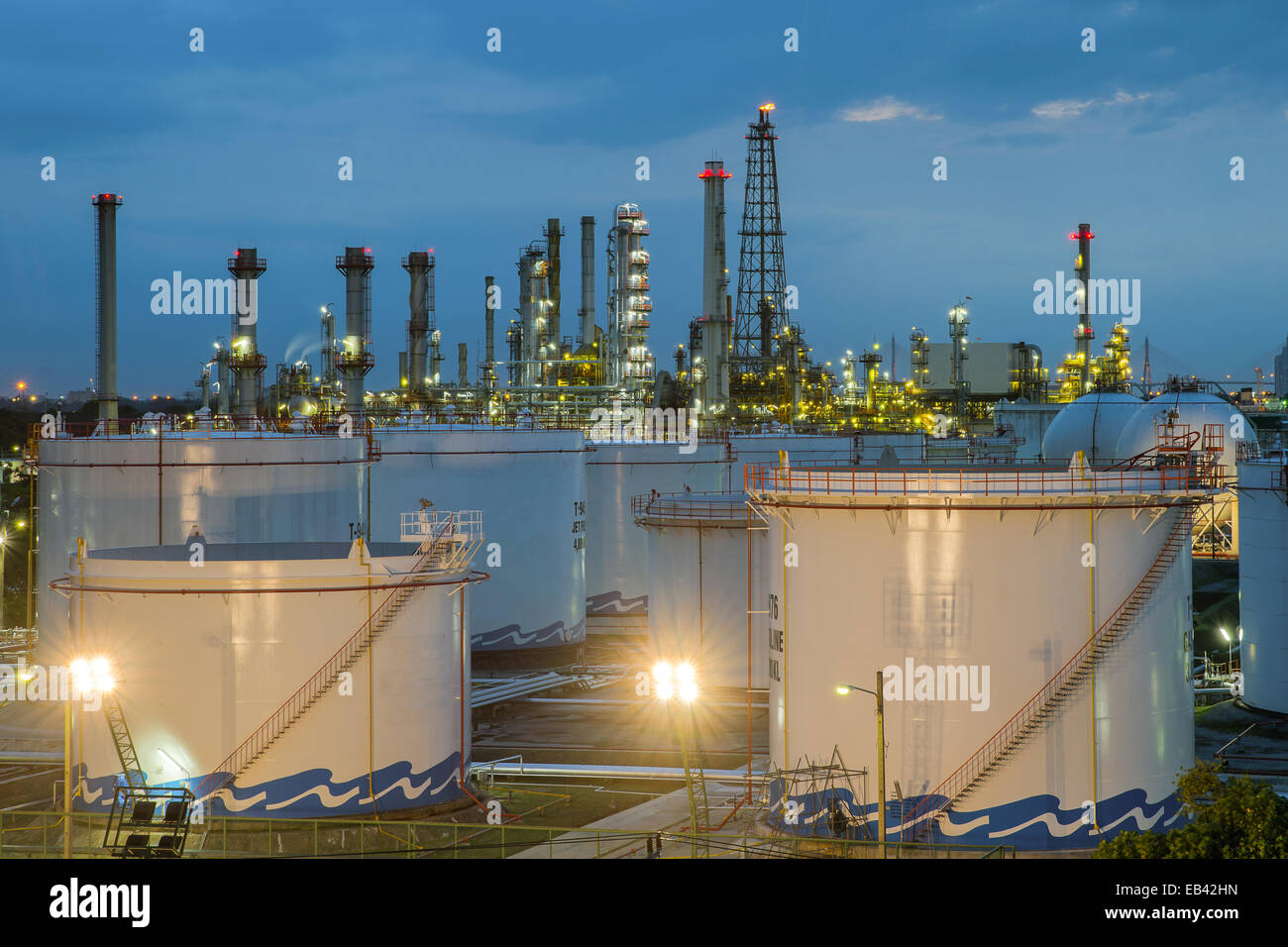 Oil refinery at dramatic twilight in Thailand Stock Photo - Alamy