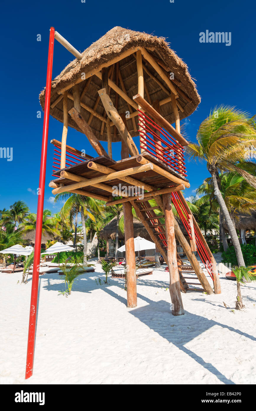 Lifeguard tower on caribbean beach, Cancun, Mexico Stock Photo - Alamy