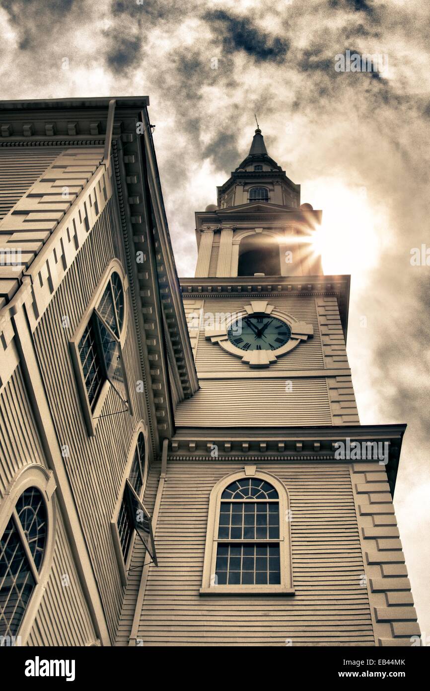 Sunshine through church windows hi-res stock photography and images - Alamy