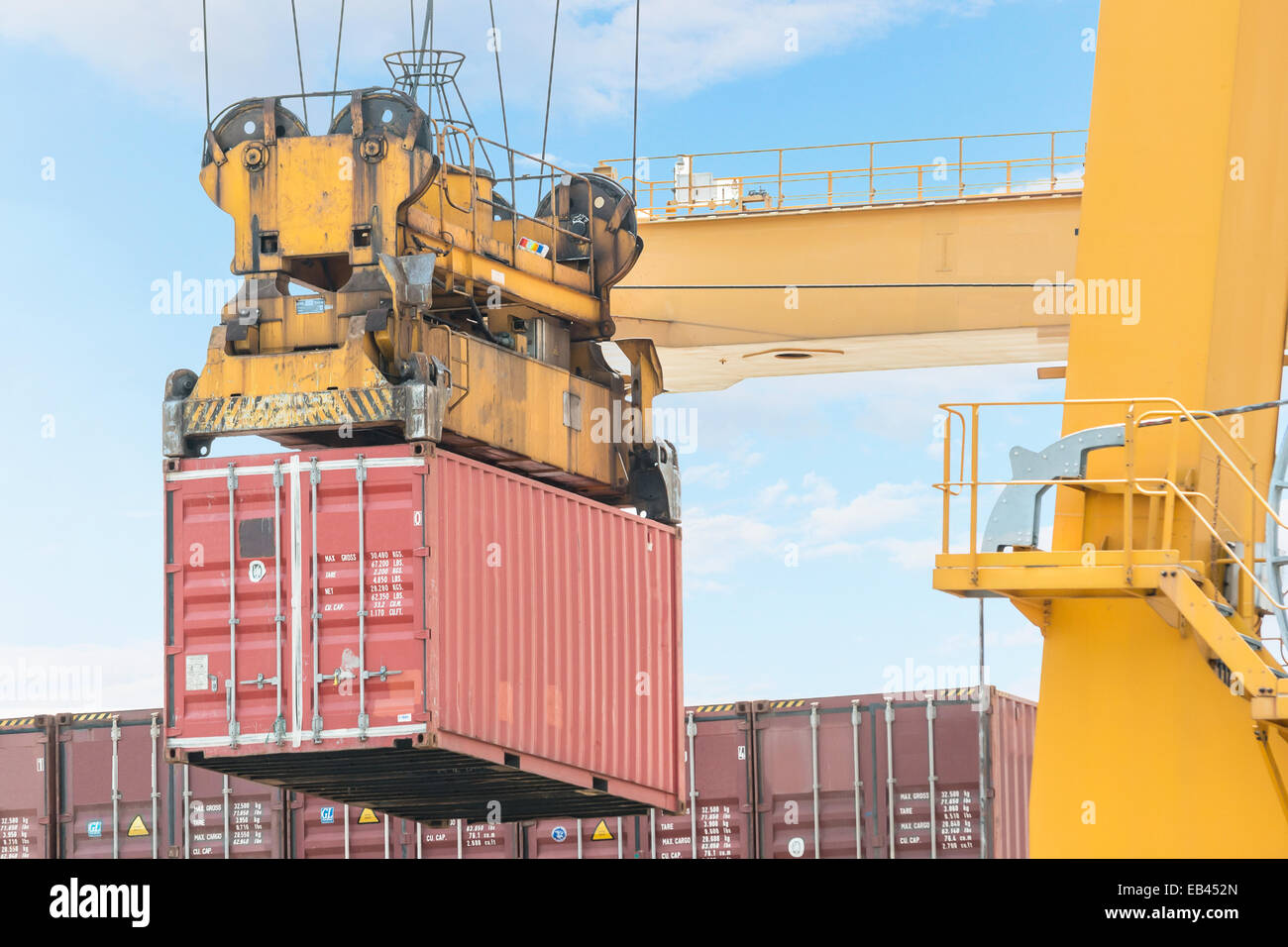 Container ship loading hi-res stock photography and images - Alamy