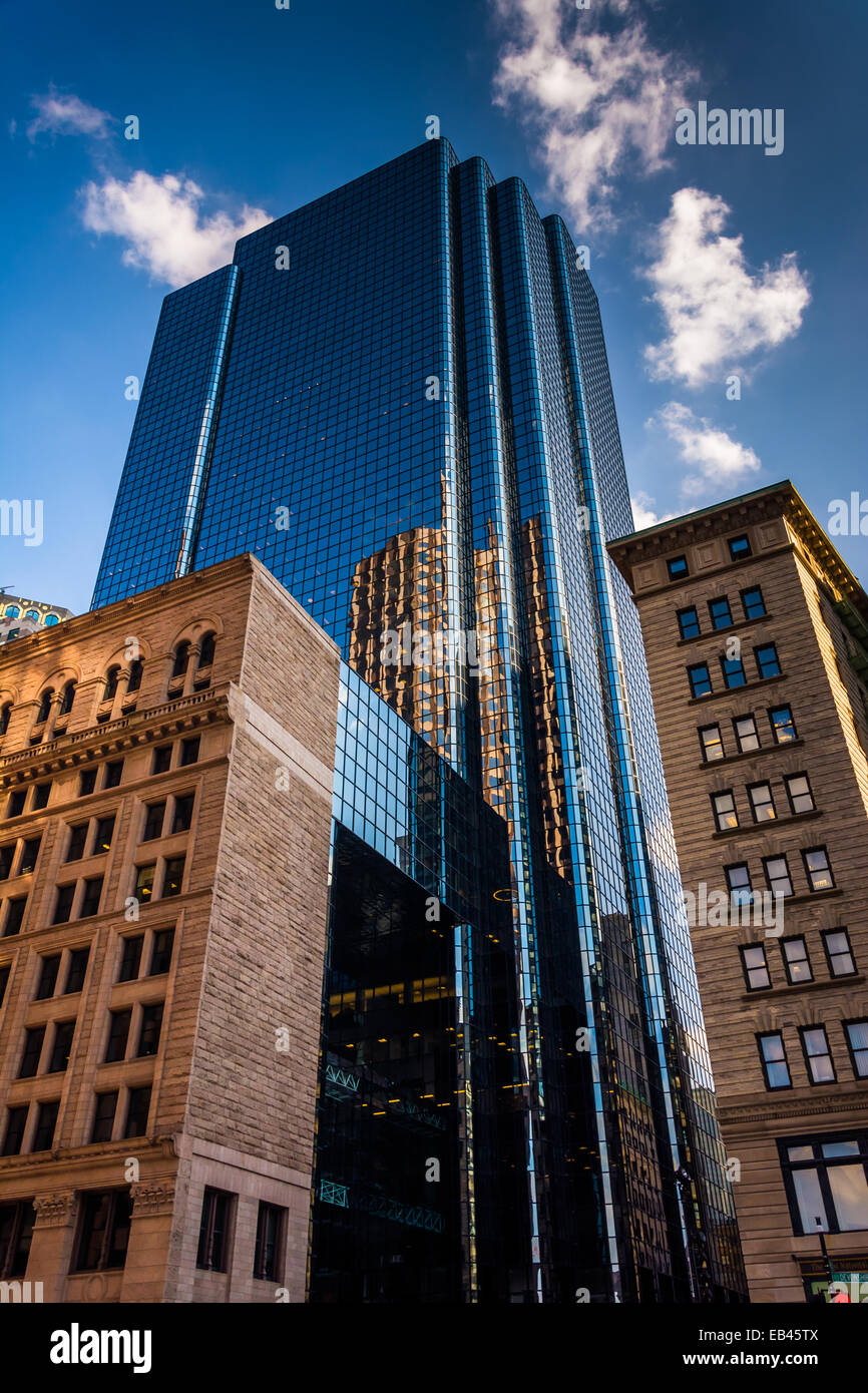 Tall, modern skyscraper in Boston, Massachusetts Stock Photo - Alamy