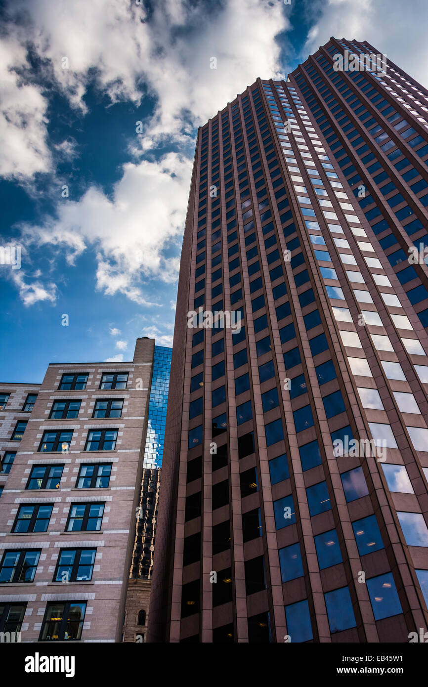 Tall modern architecture hi-res stock photography and images - Alamy