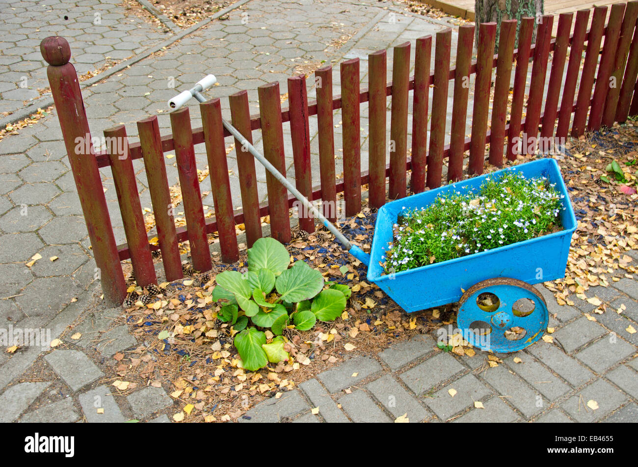 Decorative yard fence hi-res stock photography and images - Alamy