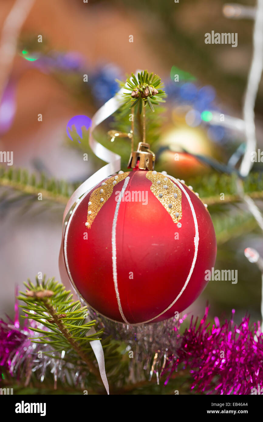Dazzling christmas tree hi-res stock photography and images - Alamy