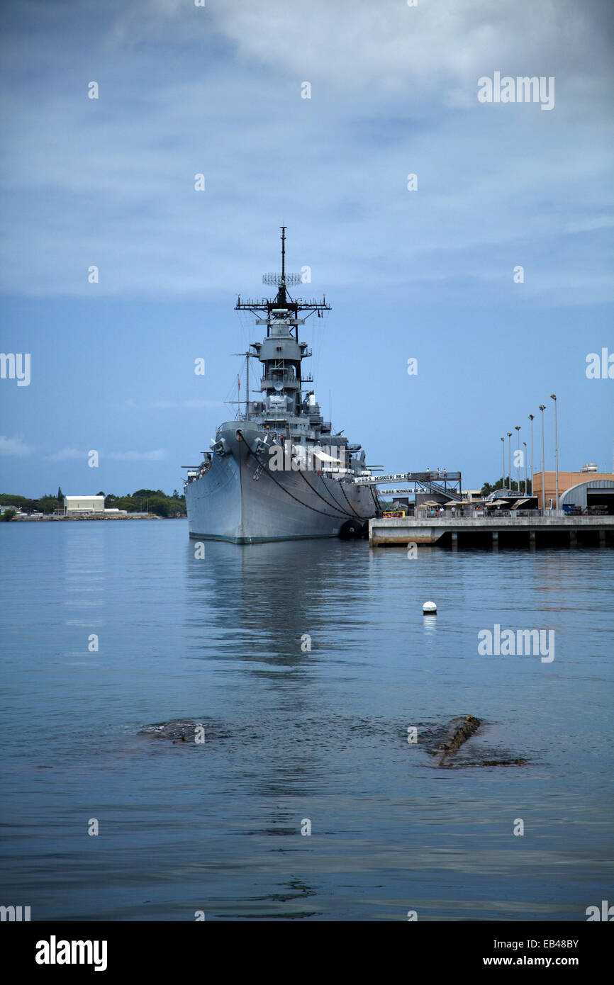 Wreck of USS Arizona, and USS Missouri in distance (site of Japanese ...