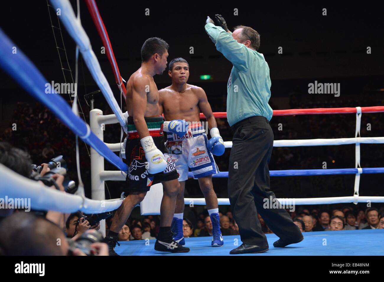 Kanagawa, Japan. 22nd Nov, 2014. (L-R) Rocky Fuentes (PHI), Roman ...