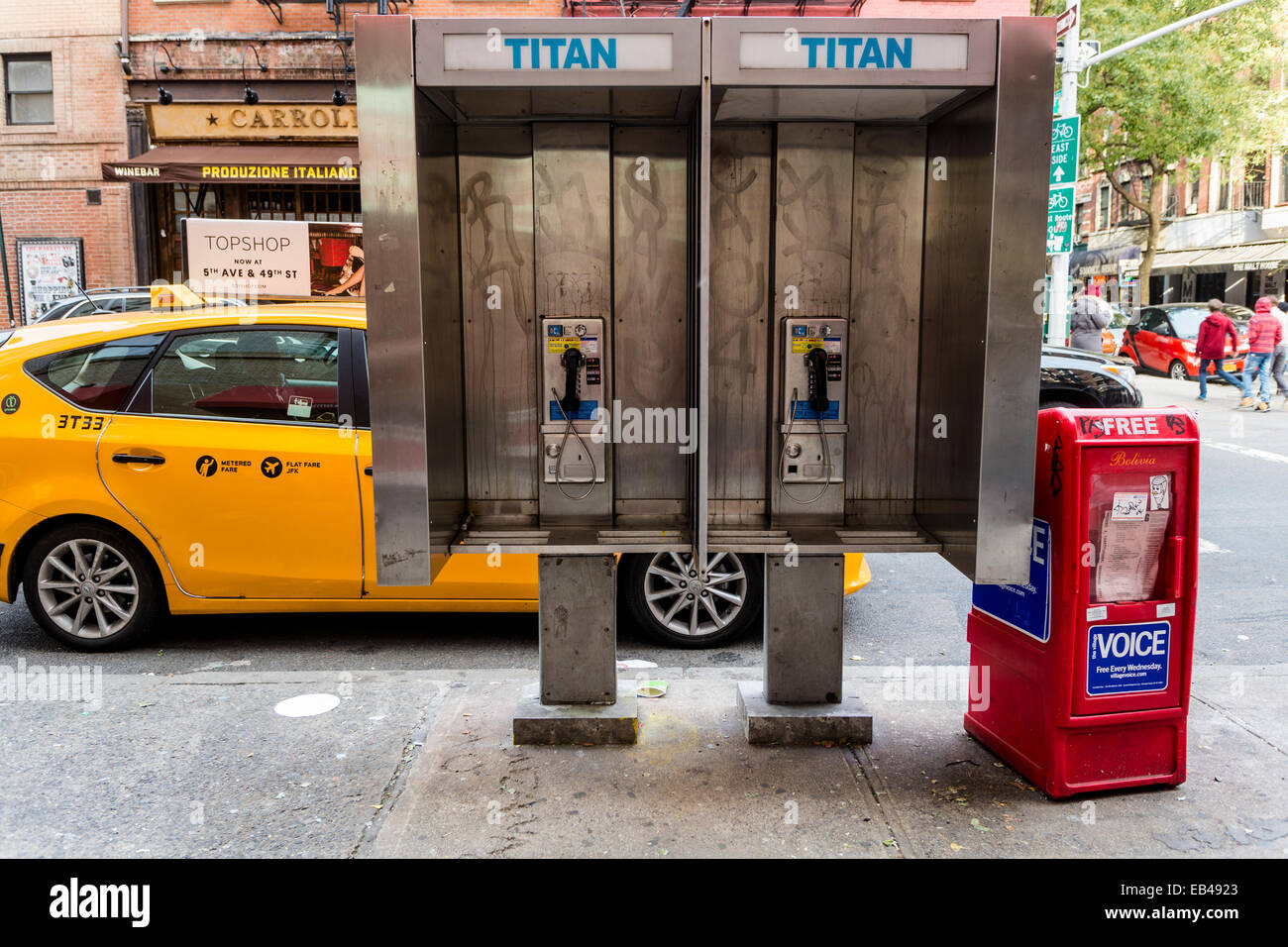 New York, NY 23 Nov 2014 - Public coin-operated pay phone booth Stock ...